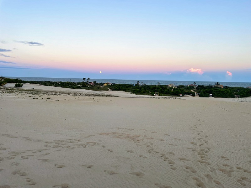 Descubra Itaúnas (ES): destino de dunas, praias e muito forró